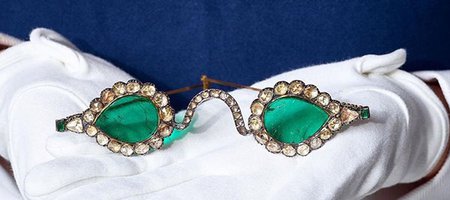 Auction News: 17th Century Spectacles Feature Lenses Carved From ...