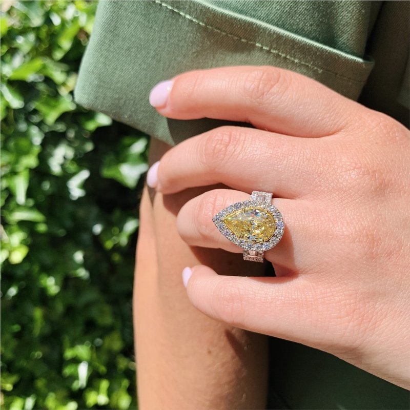 Moses Signature 2025 WOW! GIFT Fancy Intense Orangy Yellow Diamond Ring ...